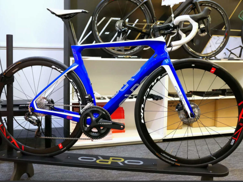 エアロロードバイクのタイヤは28mmが主流になるのか？英国ブランドOrroも28mmタイヤとディスクブレーキのエアロロードバイク「Venturi」を発表。 | Bike News Mag