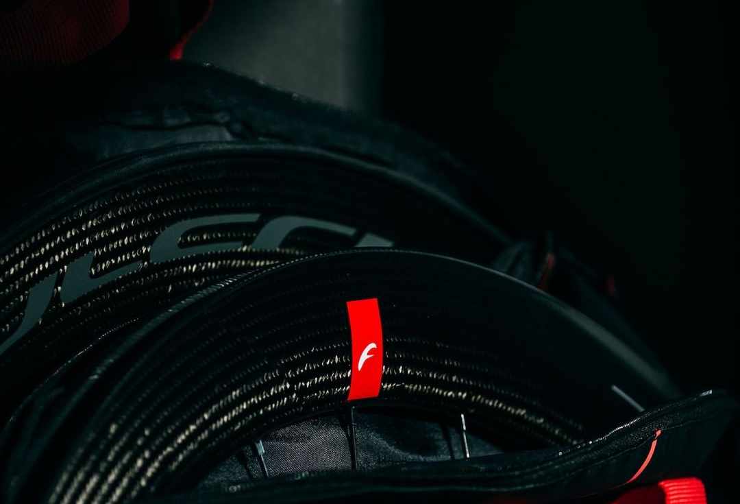 フルクラムから新カーボンホイール「SPEED 55 DB」が登場。55Tとの違いは？ | Bike News Mag