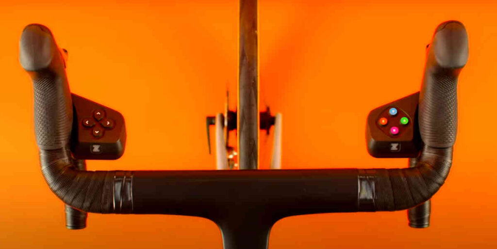 Zwiftから操舵やブレーキが可能となるゲームの十字キーコントローラーのような「Zwift Play コントローラー 」登場 | Bike ...